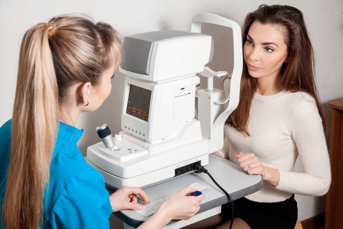 Eye check - Laura Crawley | London Eye Surgeon
